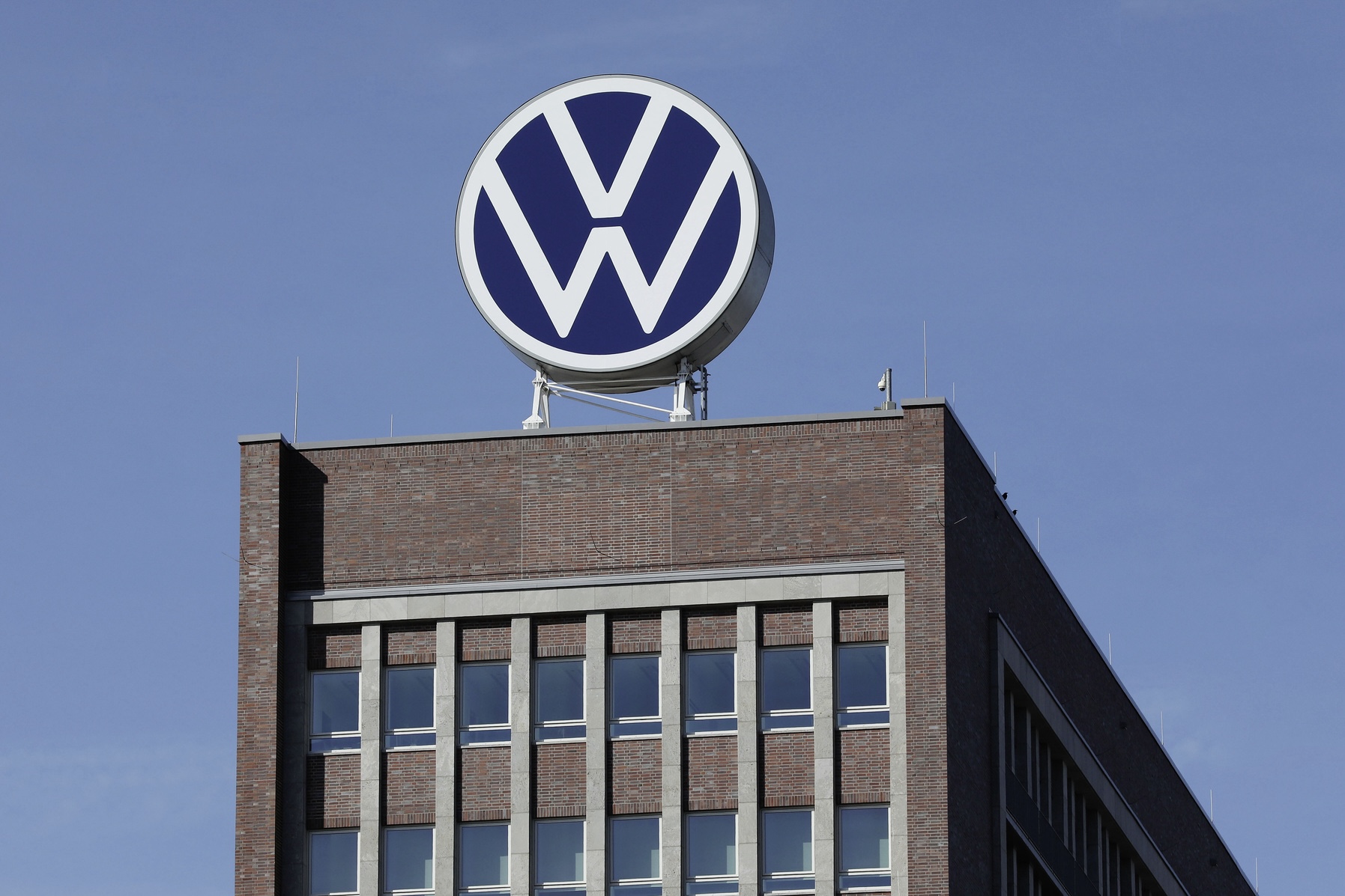 Volkswagen si affida a Xpeng per le sue future auto elettriche - L ...