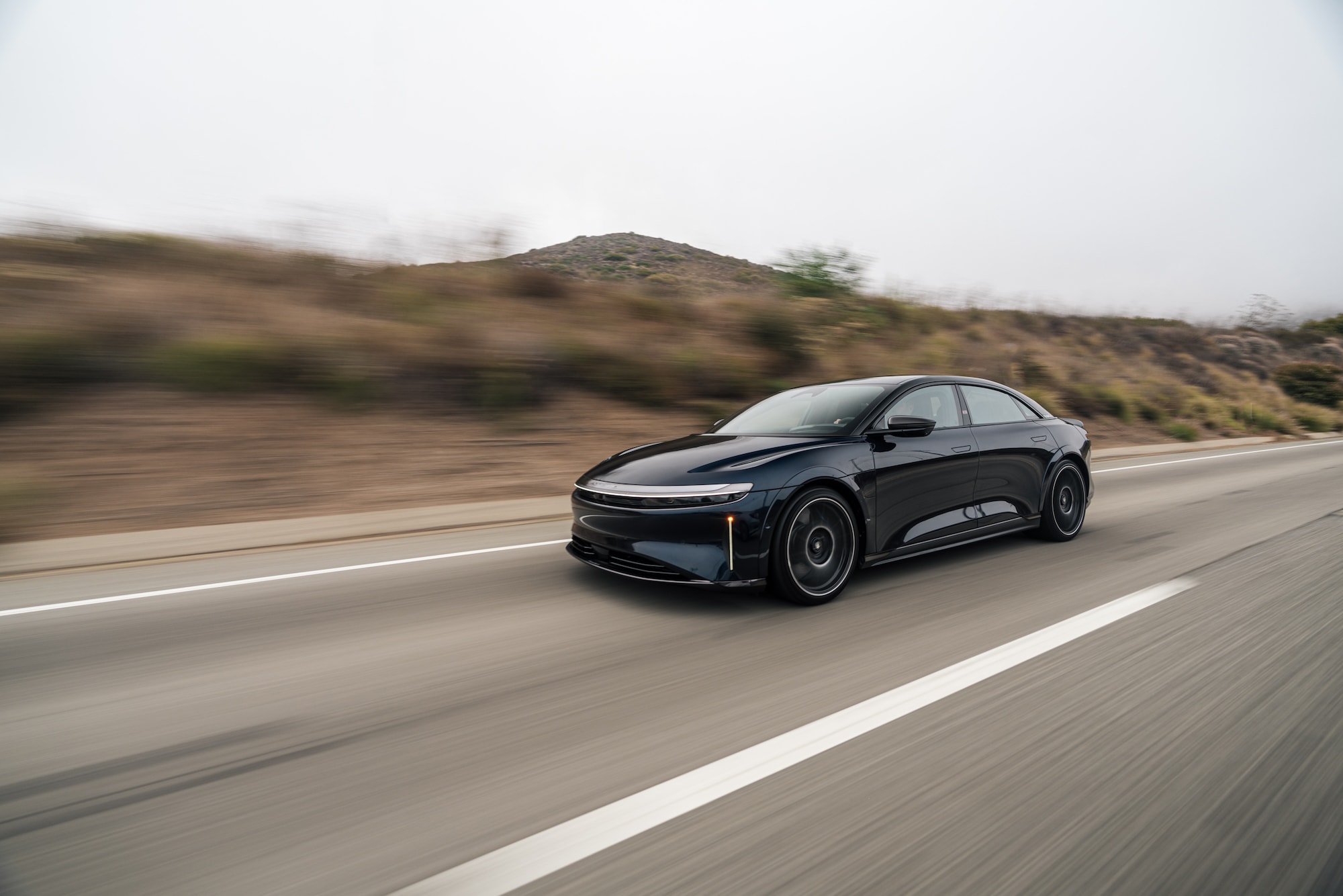 Lucid Air, da berlina elettrica a bunker su ruote - L'Automobile