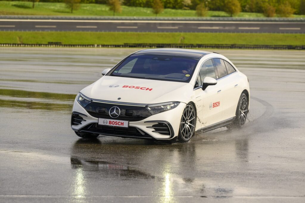 Sistema ESP, ecco come è fatto e come funziona - L'Automobile