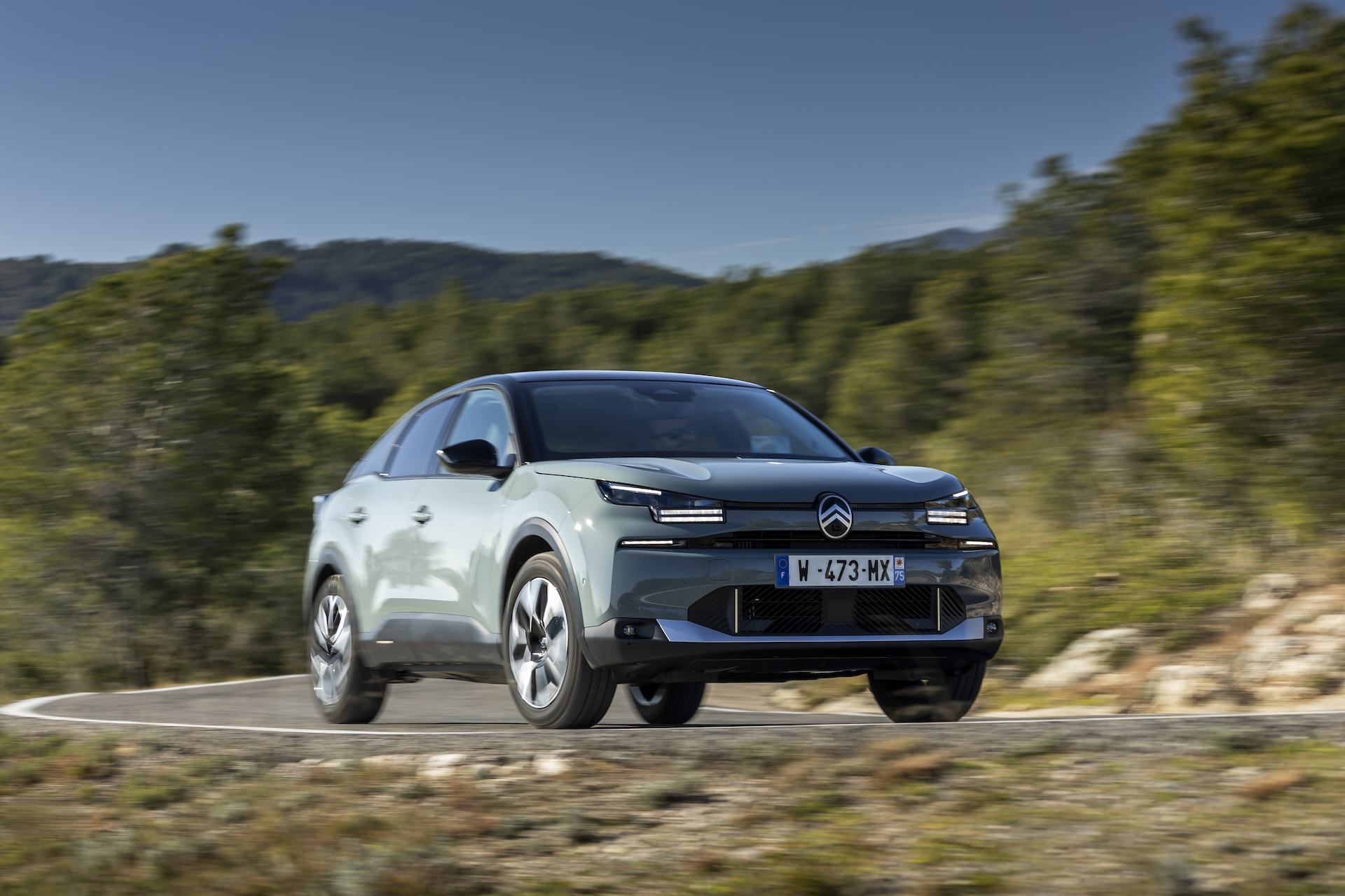 Citroën C4 e C4 X 2025: cambio d'abito - L'Automobile