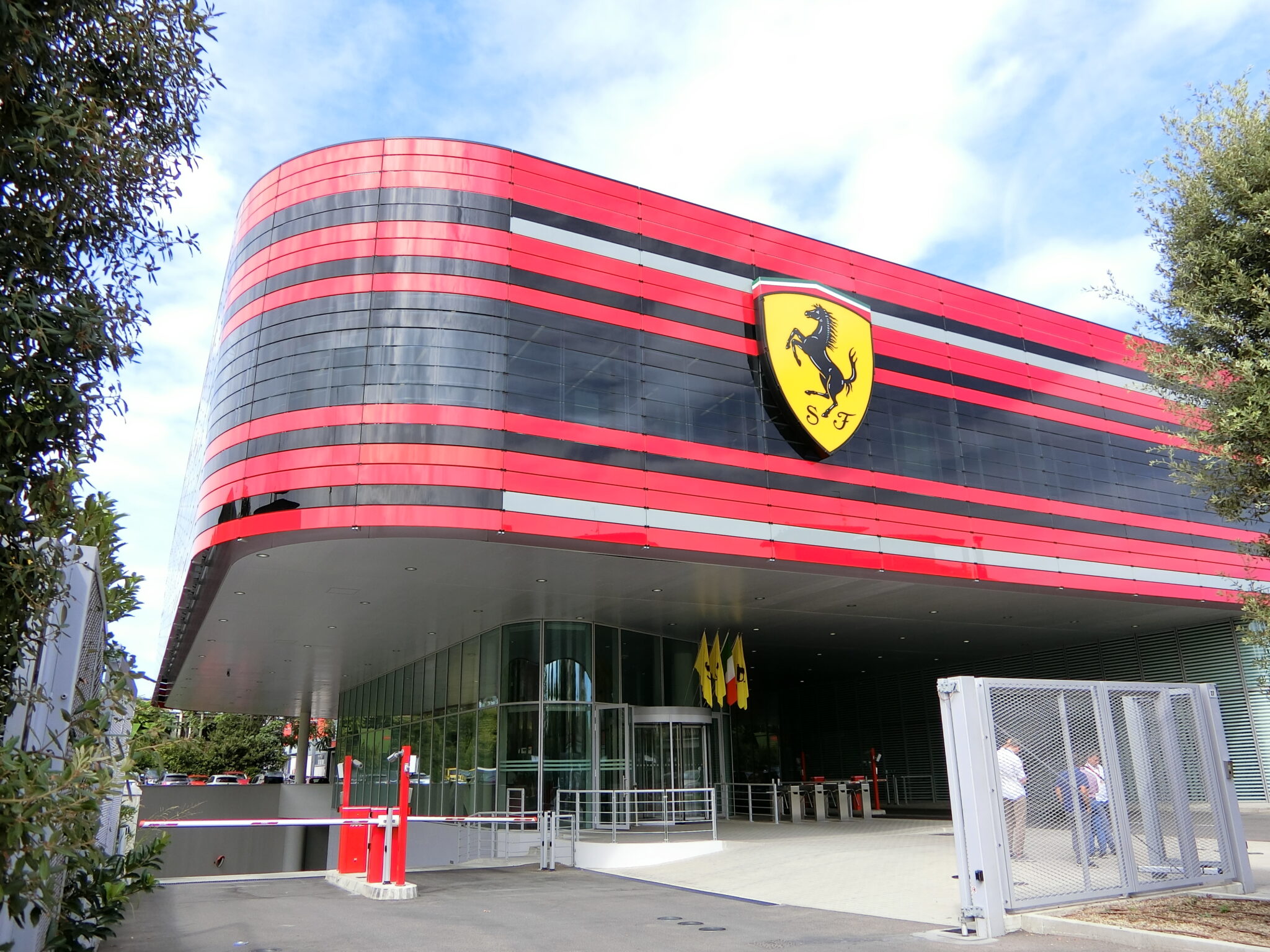 Ferrari: a Maranello l’officina del mito - L'Automobile