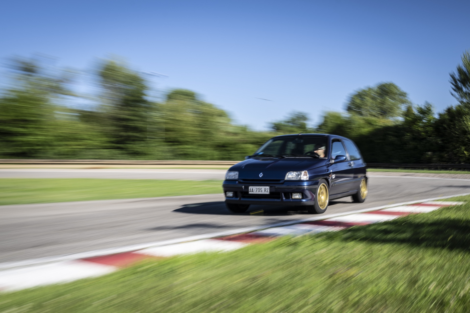 Renault Clio Williams: la piccola bomba francese che ha fatto storia - L'Automobile