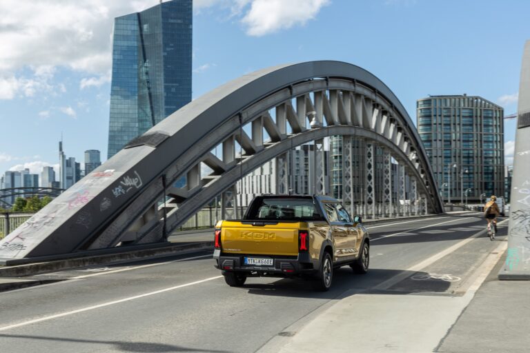 KGM Torres EVT: L'A prima prova del pick-up elettrico - L'Automobile