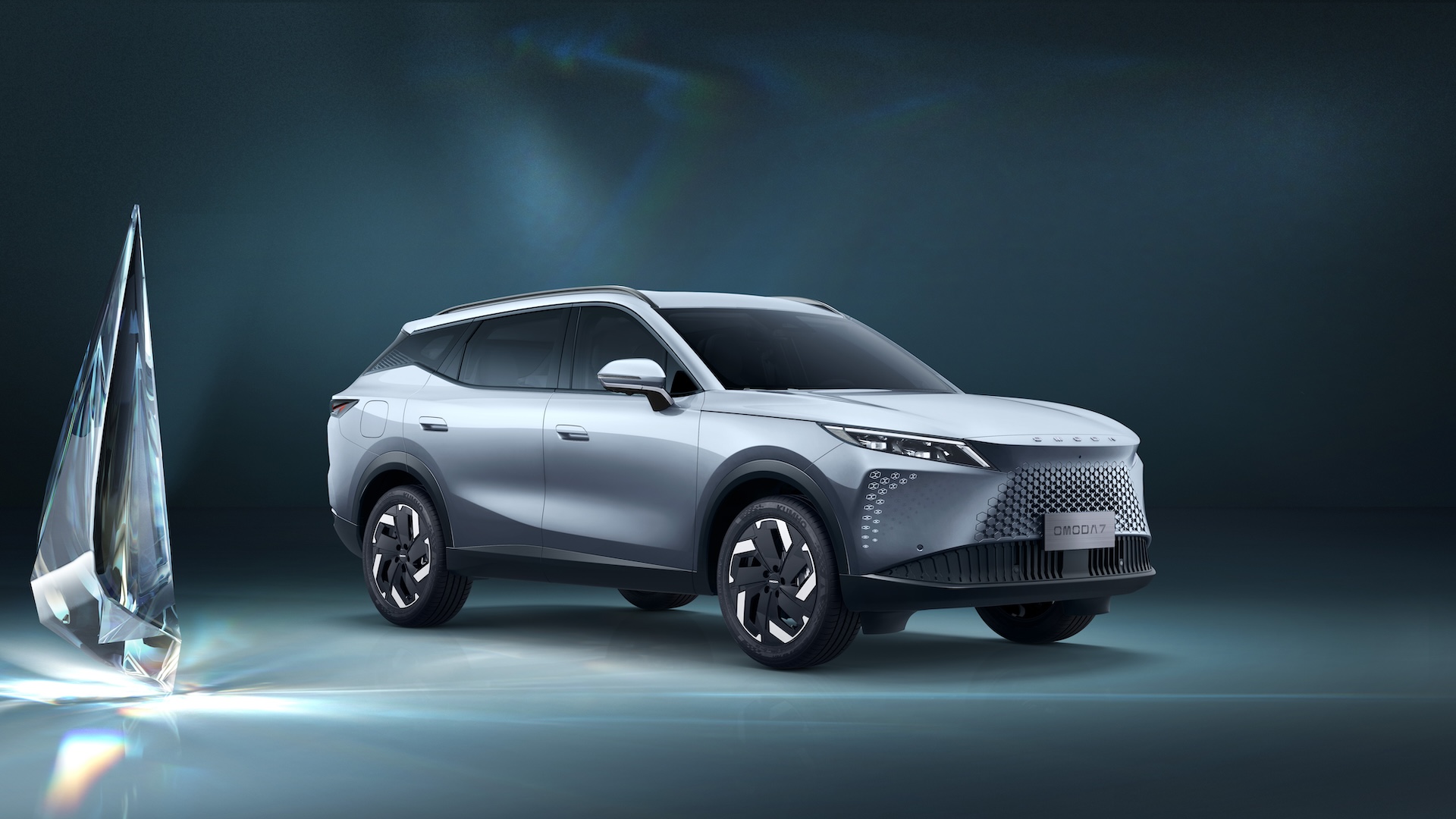 Omoda 7 debutta in Europa: com'è il nuovo suv plug-in cinese - L'Automobile