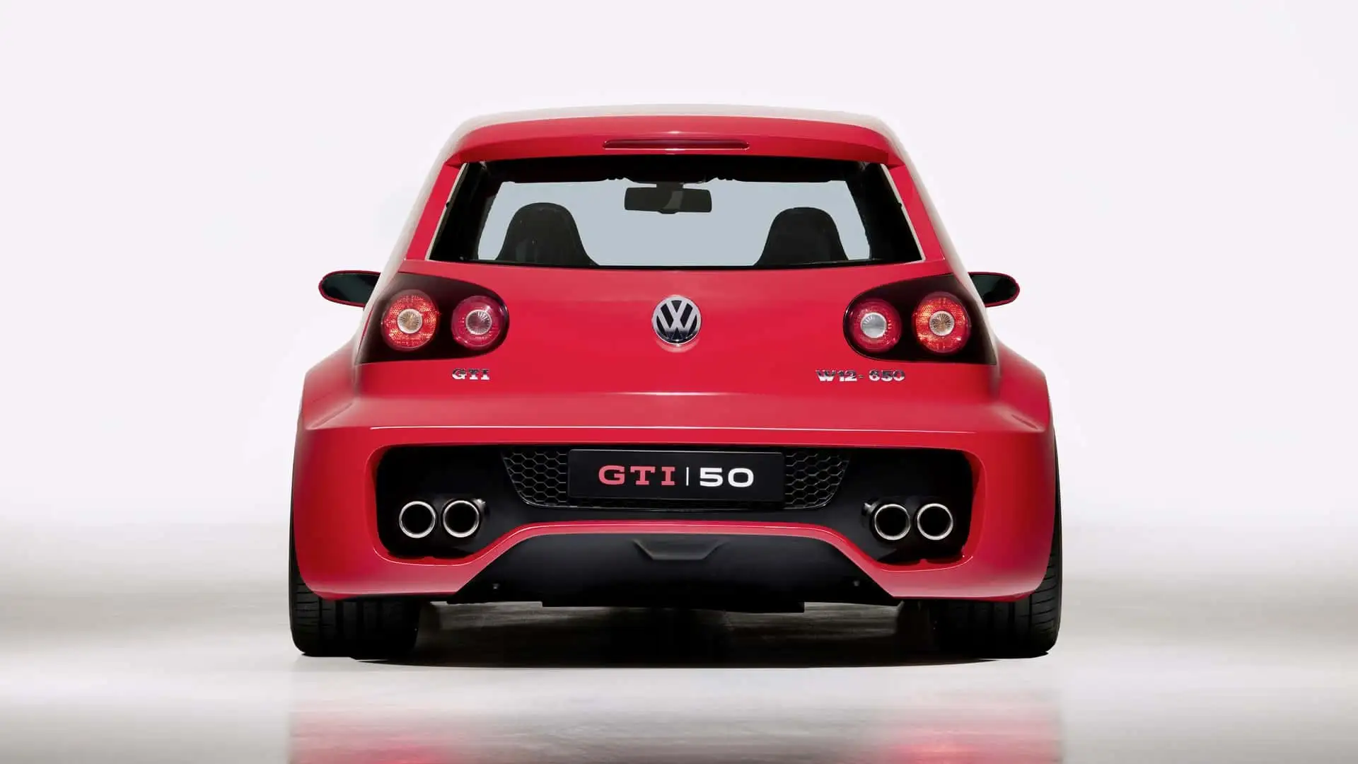 Quando la Golf sfidò le supercar: la leggenda della W12-650 - L'Automobile